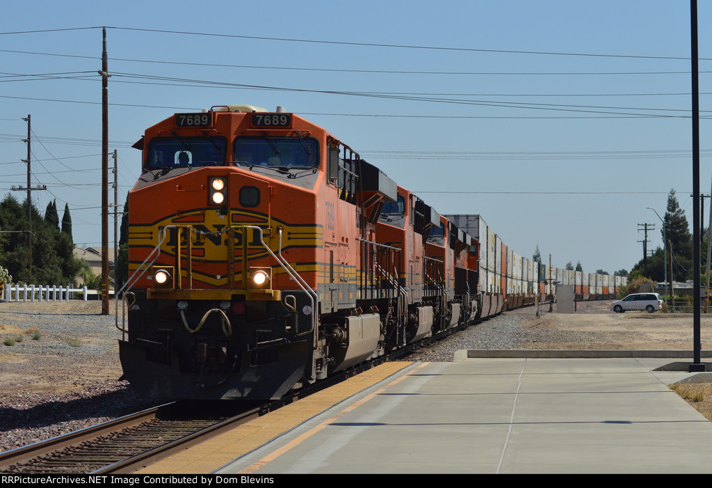 BNSF 7689